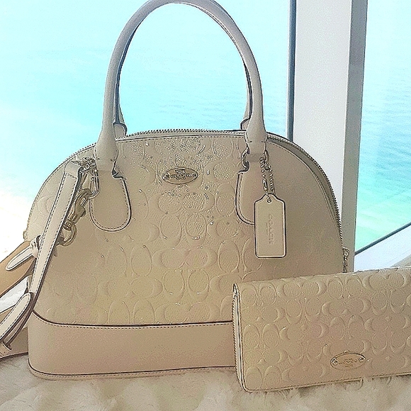 Bags | New Coach Embossed Signature Logo Chalk Bag Floral Strap Clutch ...